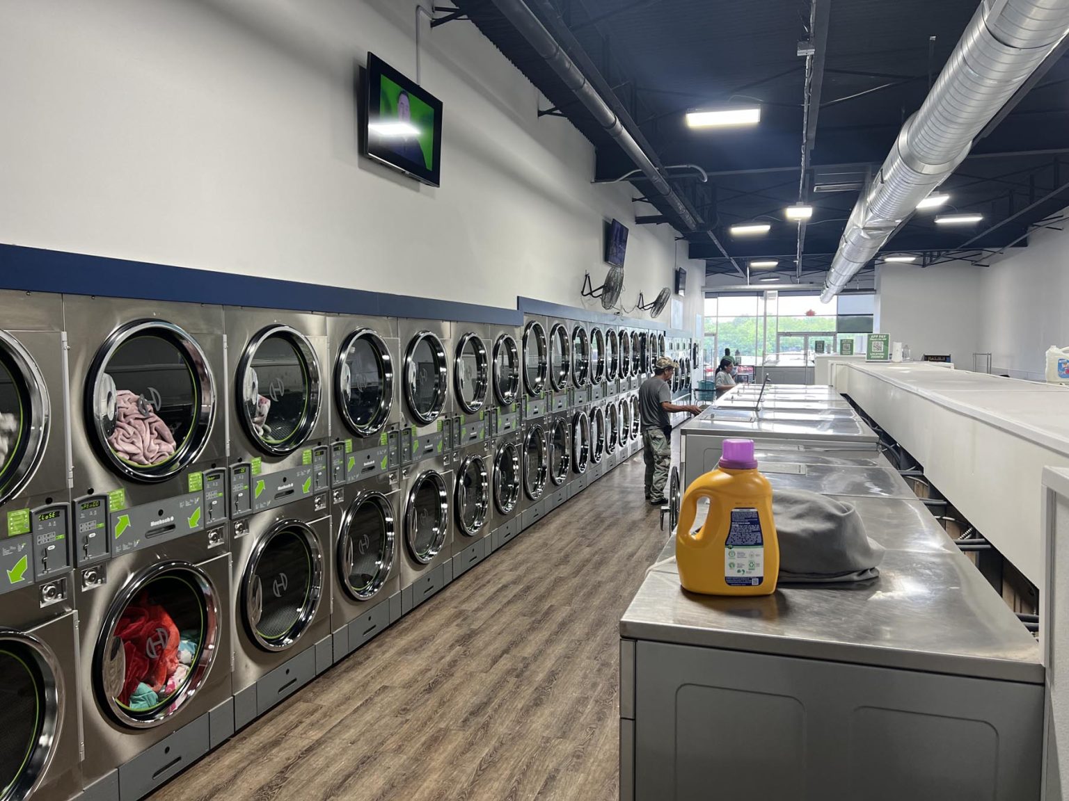 How to Find the Best Coin Laundry. What to Look for in a Clean, Safe, and Modern Laundromat Near ...